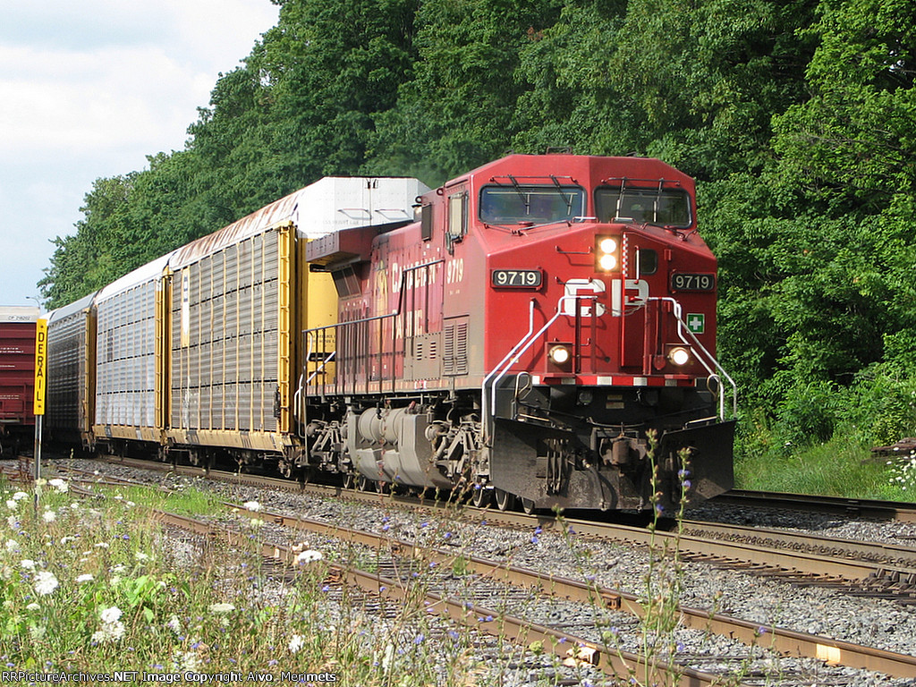 CP 9719 west at Woodstock